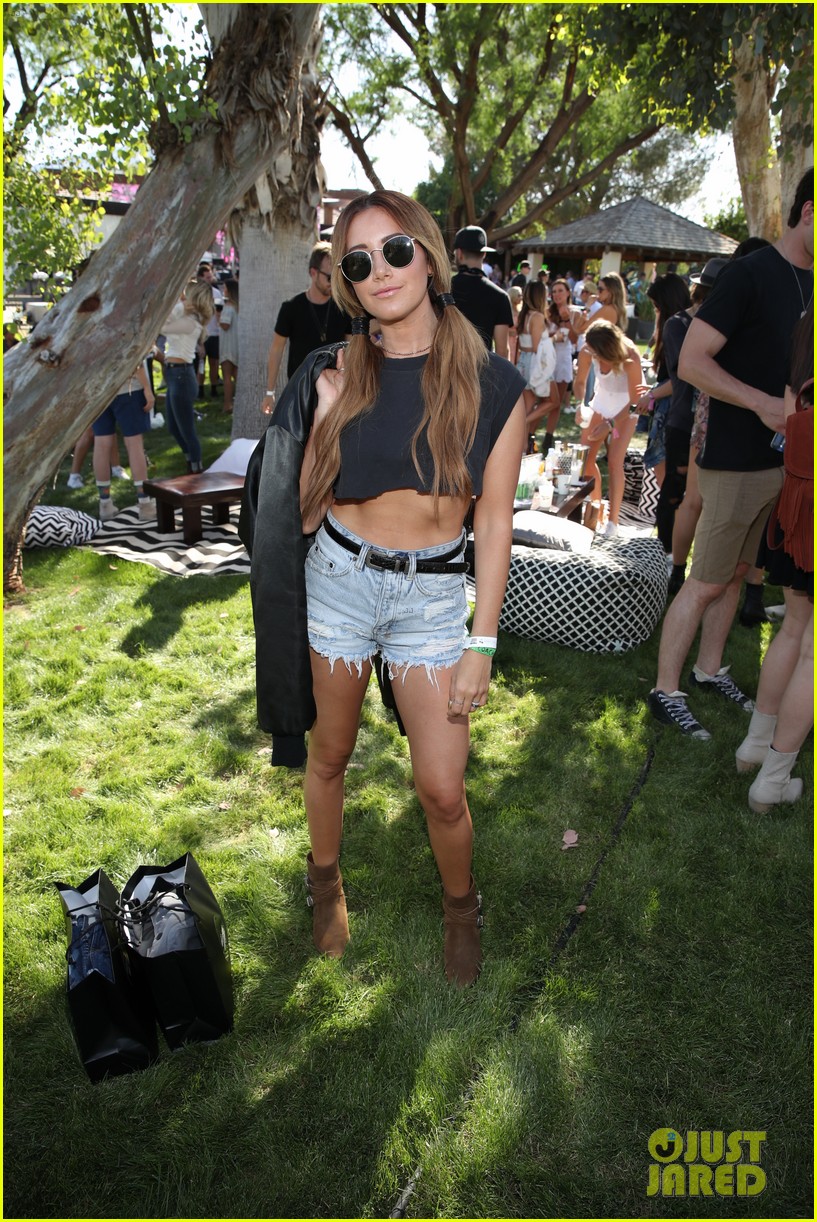 Emma Roberts, Aaron Paul, & Ashley Tisdale Party with Republic Records ...