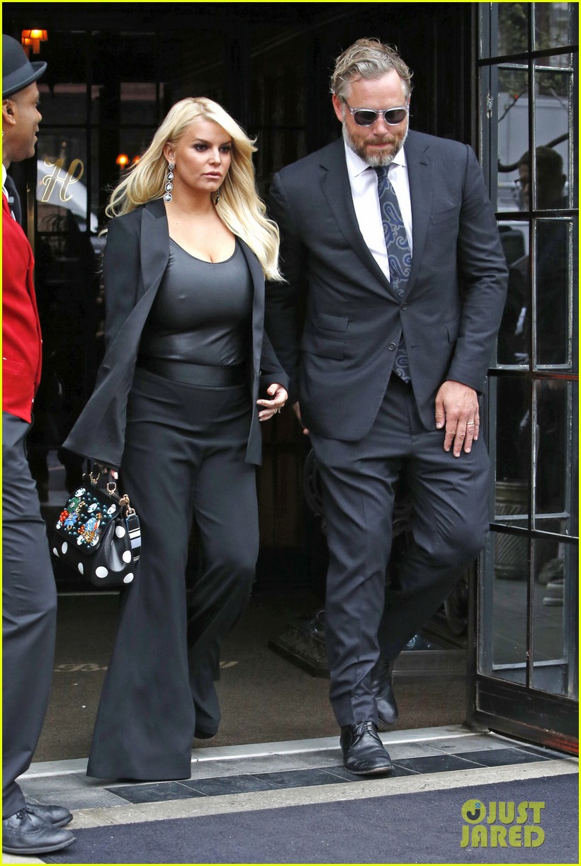 Jessica Simpson & Eric Johnson Stylishly Step Out in NYC: Photo 3888776 ...