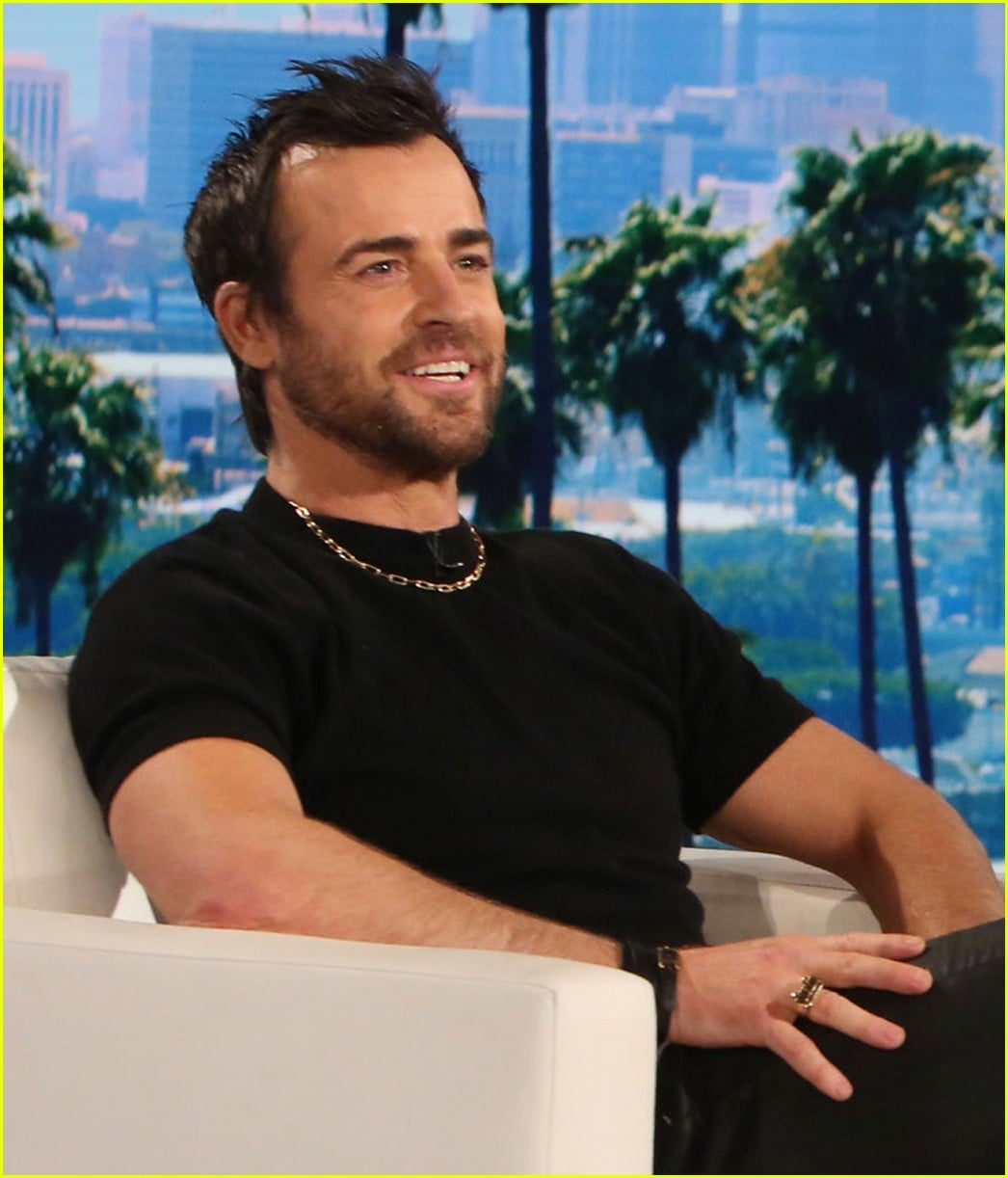 Justin Theroux Says Jennifer Aniston Likes His Beard, to a Point: Photo ...