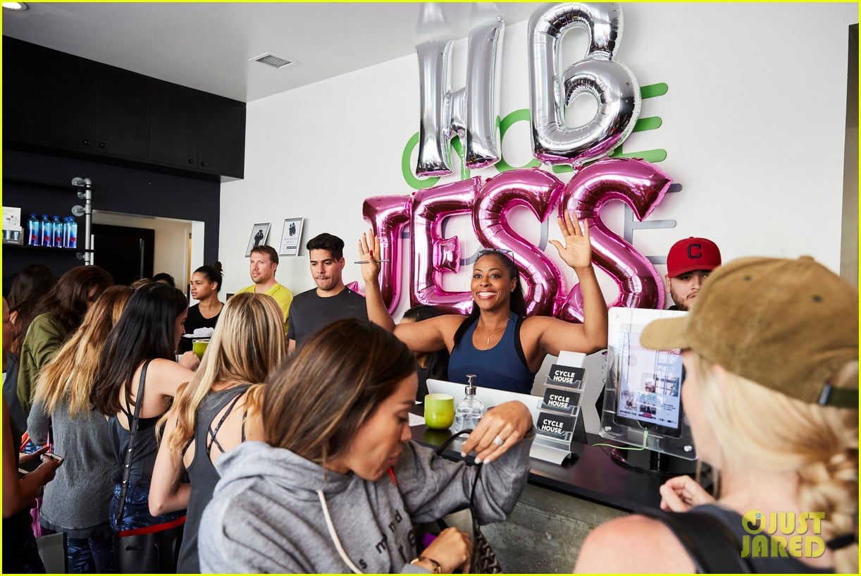 Jessica Alba Hosts Birthday Cycle Charity Ride For Baby2Baby!: Photo ...