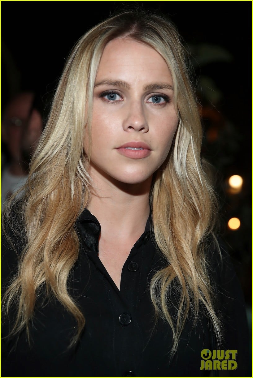 Photo: jessica alba oliver peoples party 25 | Photo 3898339 | Just Jared