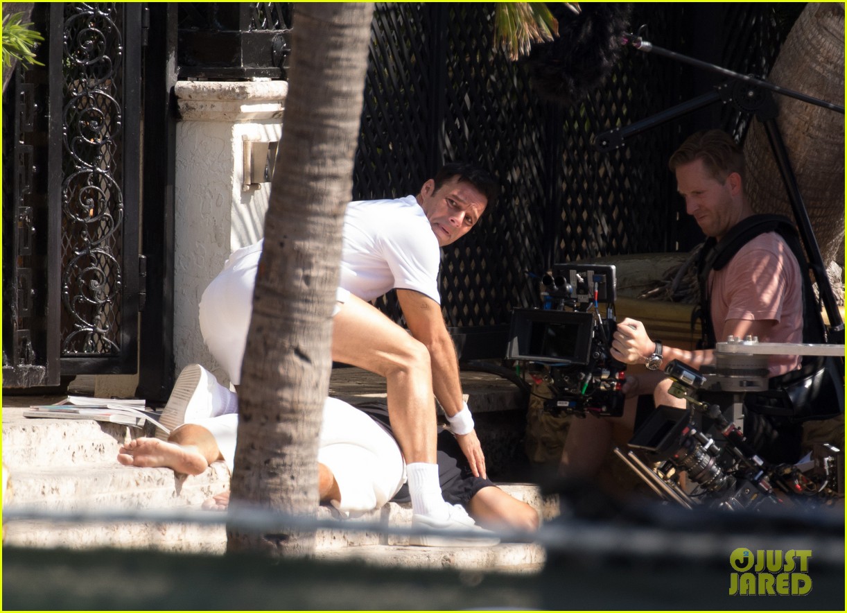 Ricky Martin Finds Dead Body in Bloody 'American Crime Story' Scene ...