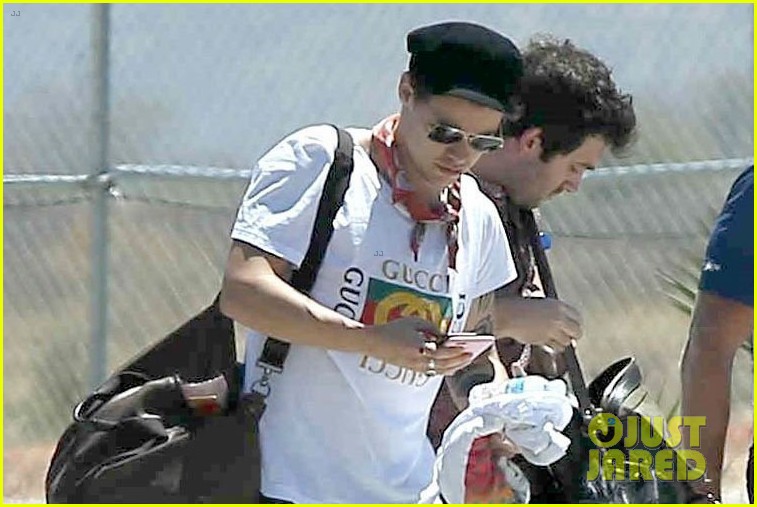 Harry Styles Returns Home From His Mexican Getaway: Photo 3904403 ...