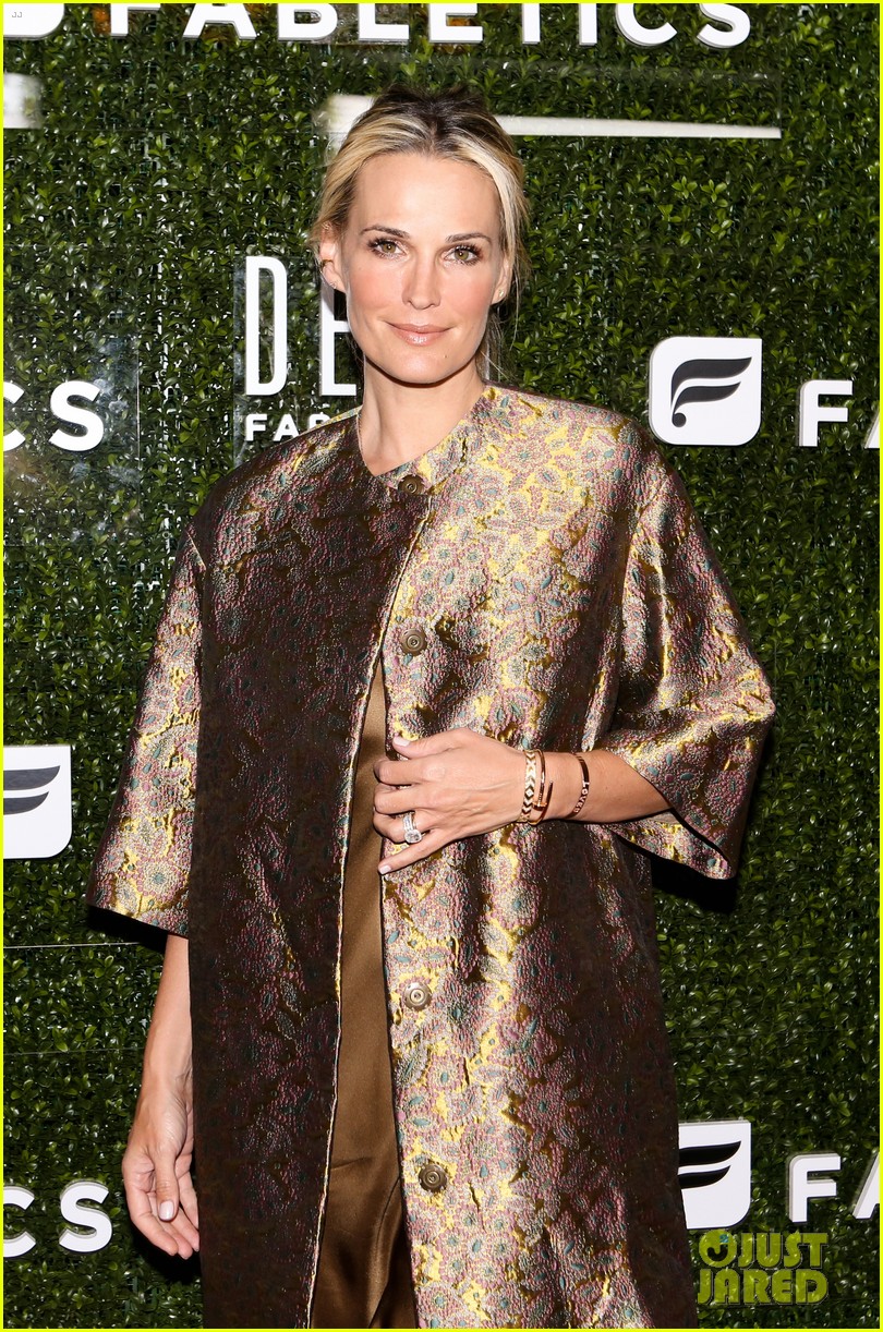 Kate Hudson Helps Launch Demi Lovato's Fabletics Collaboration: Photo ...