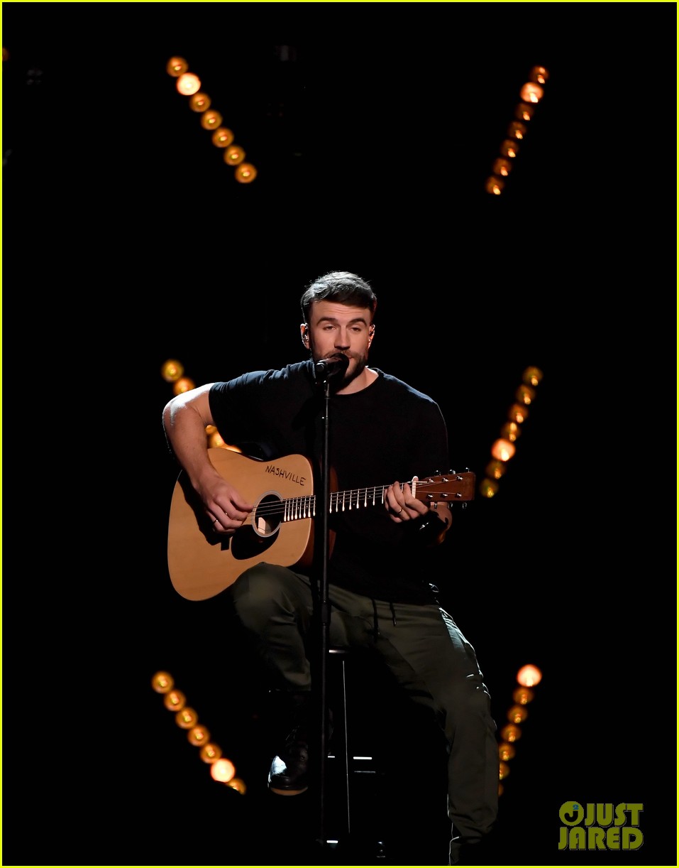 Sam Hunt's Billboard Music Awards 2017 Performance Video - Watch Now ...
