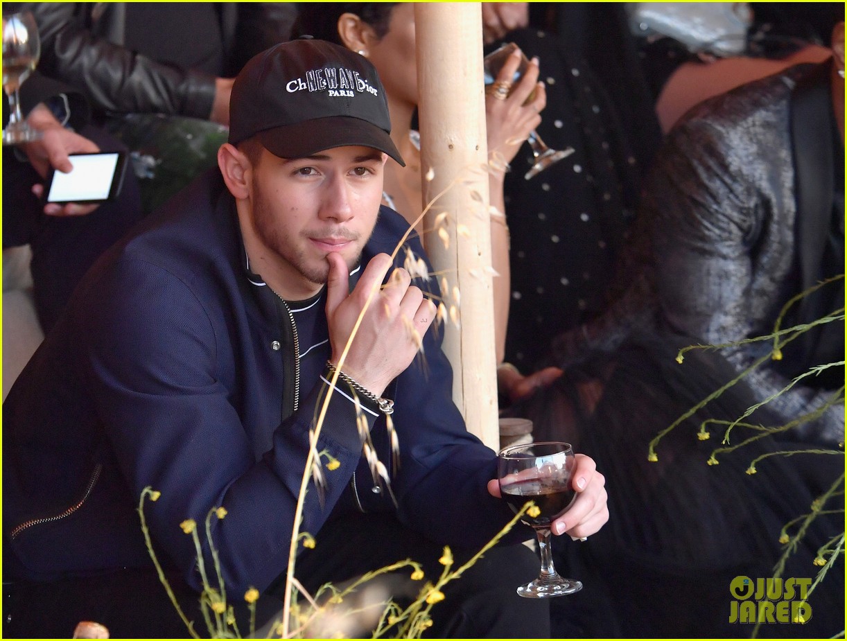 Nick Jonas Bares His Buff Biceps Ahead of Dior Fashion Show: Photo ...