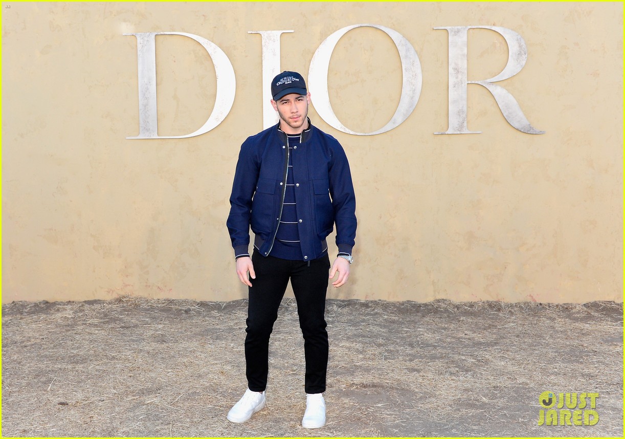 Nick Jonas Bares His Buff Biceps Ahead of Dior Fashion Show: Photo ...
