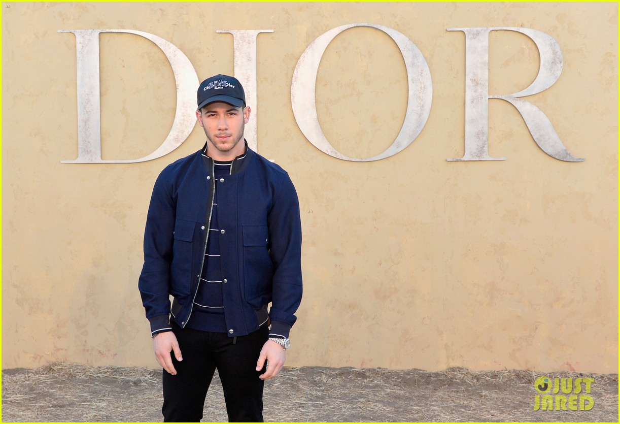 Nick Jonas Bares His Buff Biceps Ahead of Dior Fashion Show: Photo ...