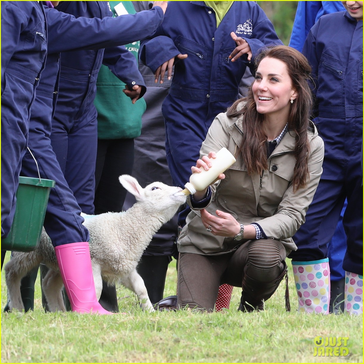 Kate Middleton Takes a Trip to a Children's Farm & Feeds a Lamb!: Photo ...