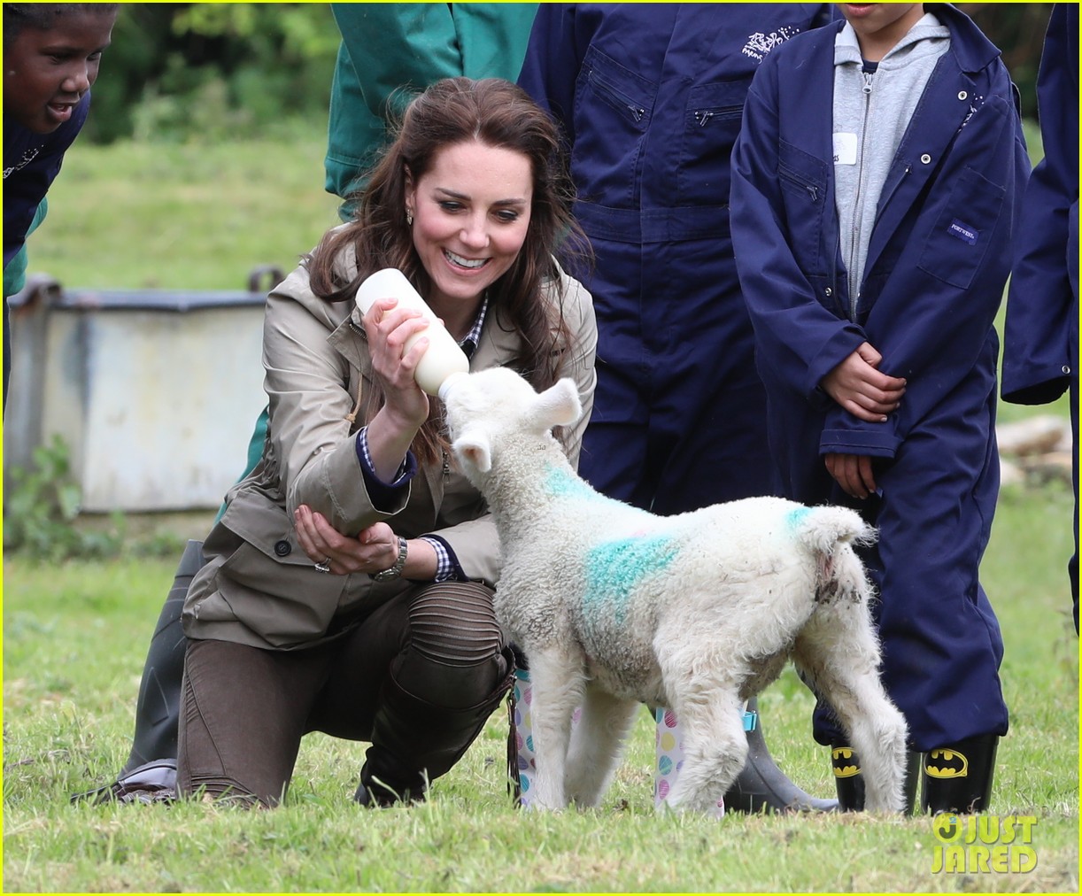 Kate Middleton Takes a Trip to a Children's Farm & Feeds a Lamb!: Photo ...