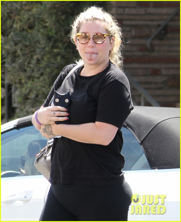 Kesha Shows Off Her New Tattoos!: Photo 3896908 | Kesha Photos | Just ...