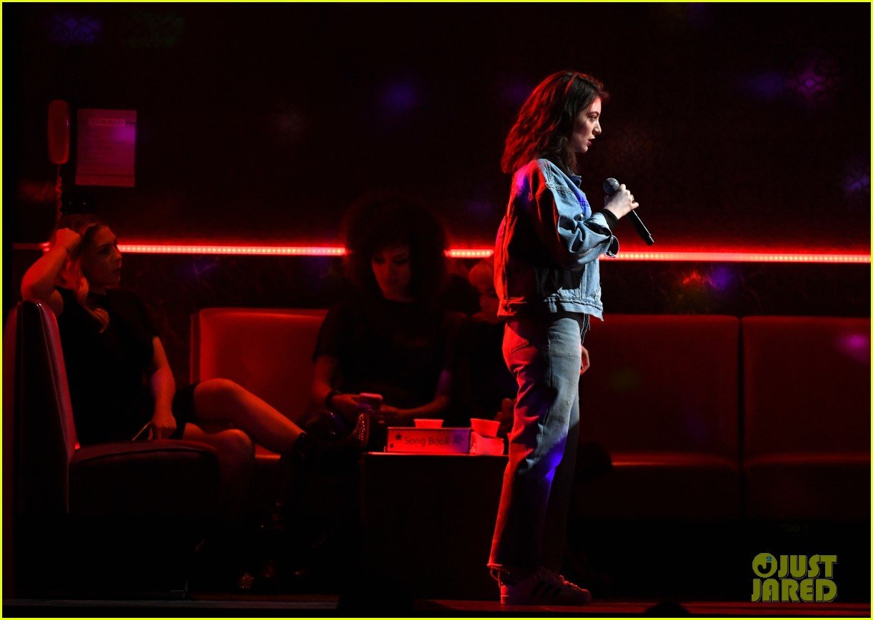 Lorde's Billboard Music Awards 2017 Performance Video - Watch Now ...