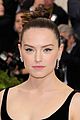 Daisy Ridley's Met Gala 2017 Oscar de la Renta Dress Has Such a ...