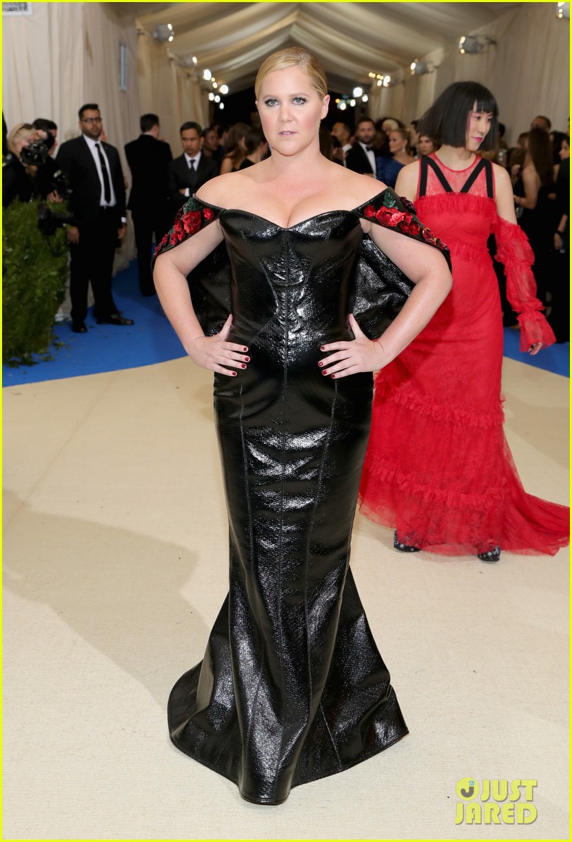 Amy Schumer & Riz Ahmed Strike a Pose at Met Gala 2017: Photo 3893237 ...