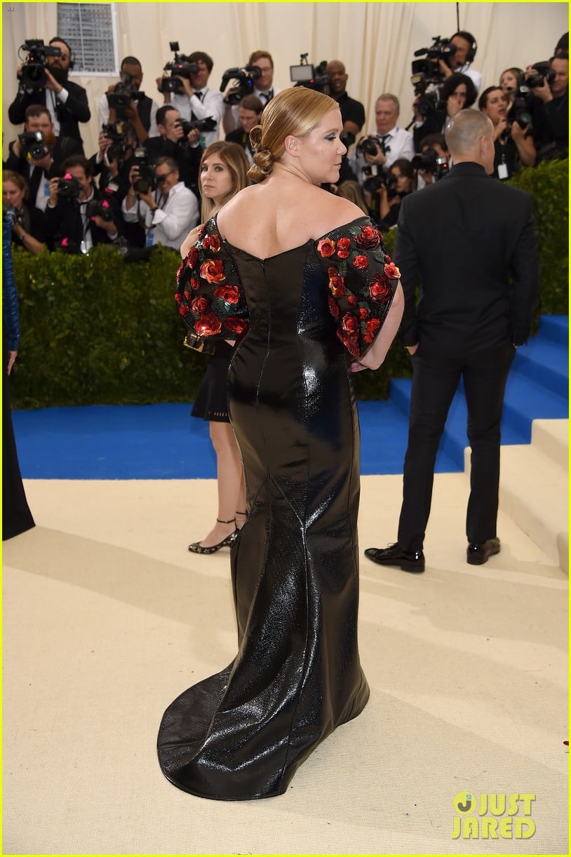 Amy Schumer & Riz Ahmed Strike a Pose at Met Gala 2017: Photo 3893244 ...