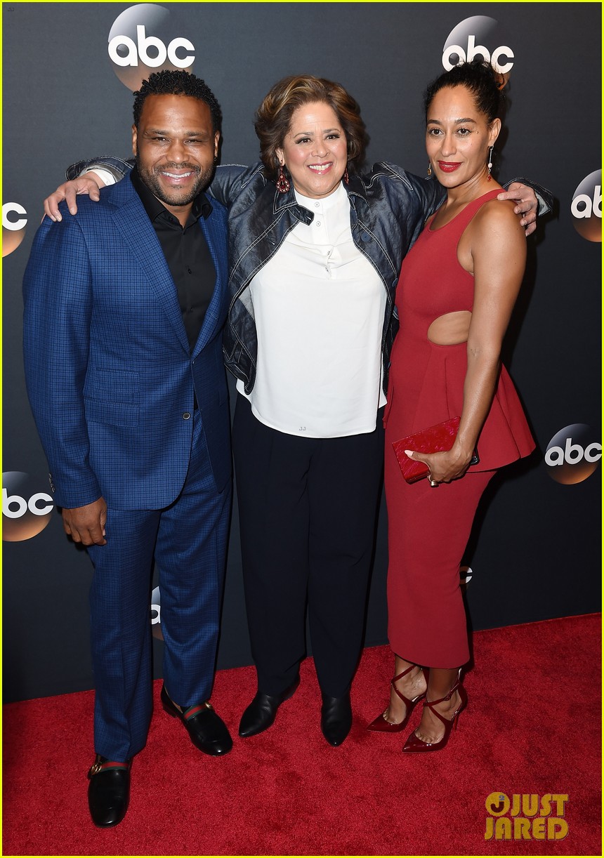 Tracee Ellis Ross & Anthony Anderson Couple Up at ABC Upfronts: Photo ...