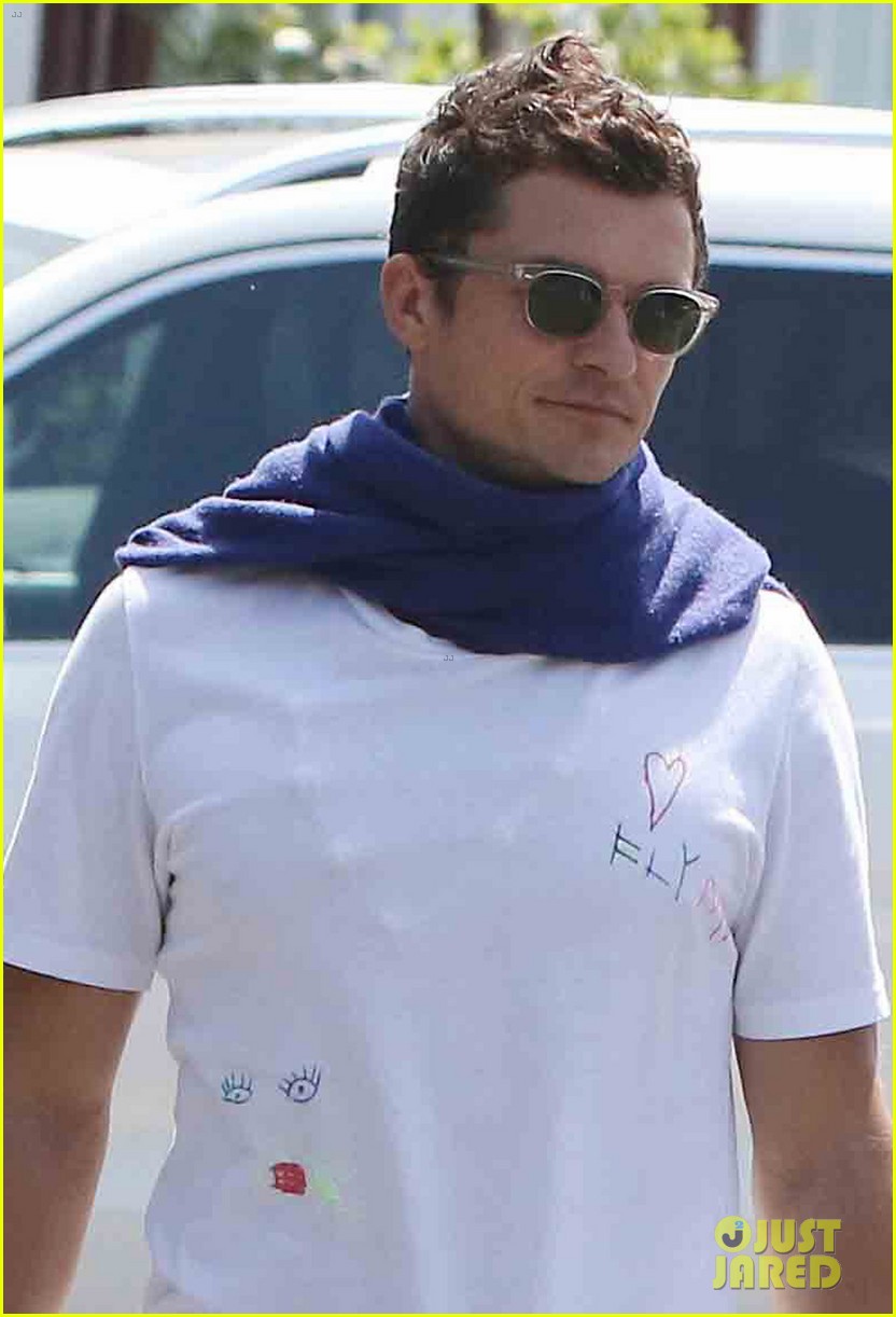 Orlando Bloom Steps Out in T-Shirt Designed by Son Flynn - See the Cute ...