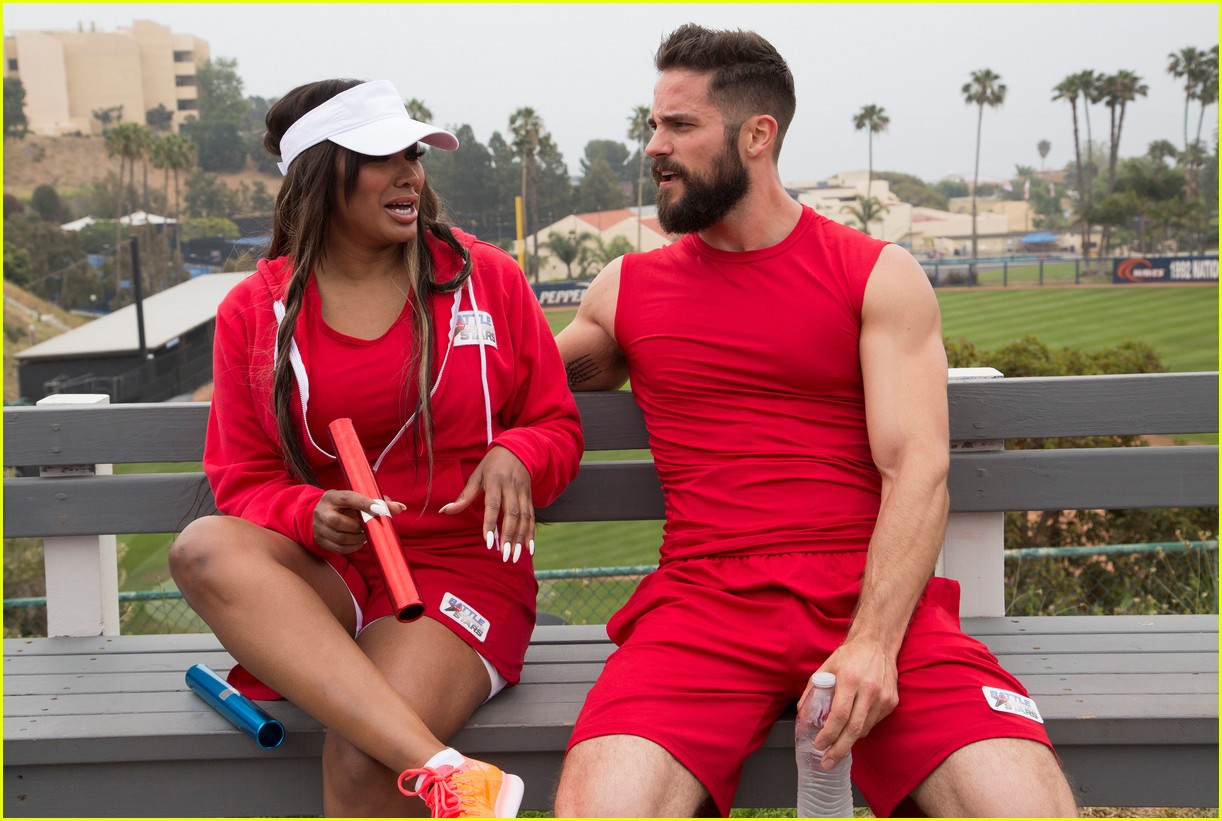 PLL's Brant Daugherty & Keegan Allen Go Shirtless for Upcoming 'Battle ...