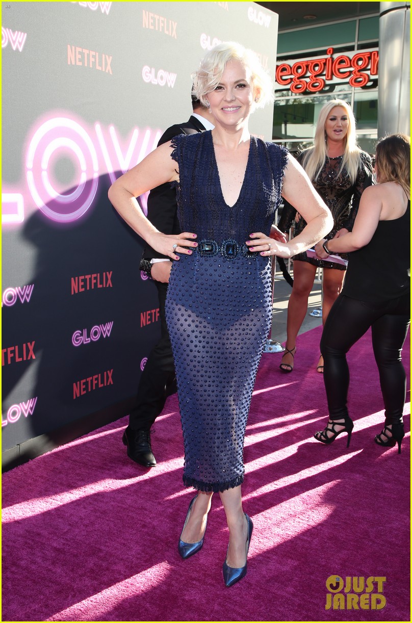 Alison Brie Gets Husband Dave Franco's Support at Netflix's 'Glow ...