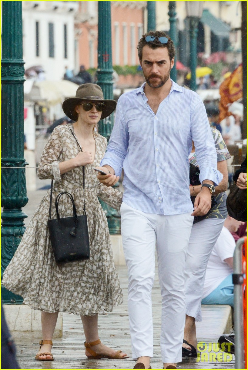 Jessica Chastain & Boyfriend Gian Luca Passi de Preposulo Enjoy Family ...