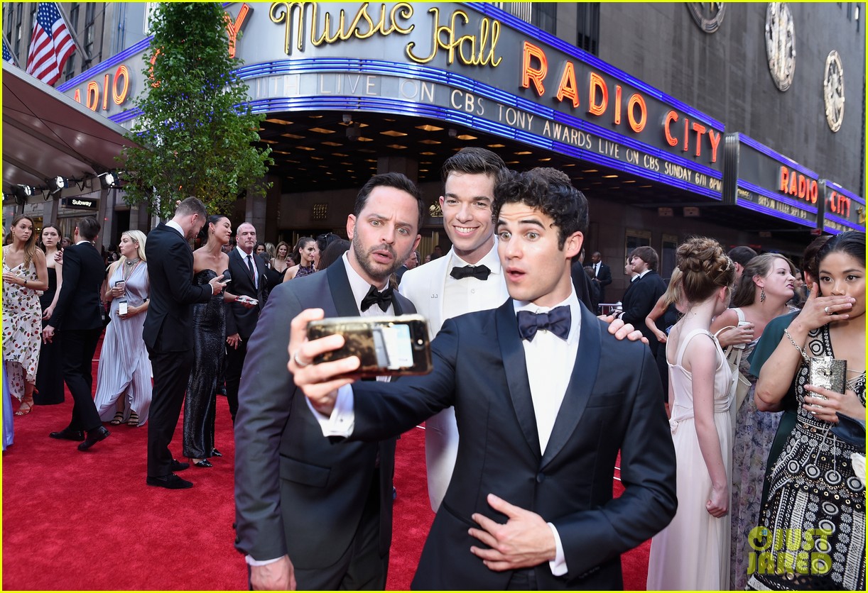 Darren Criss & Jonathan Groff Are Dapper Dudes at the Tonys!: Photo ...