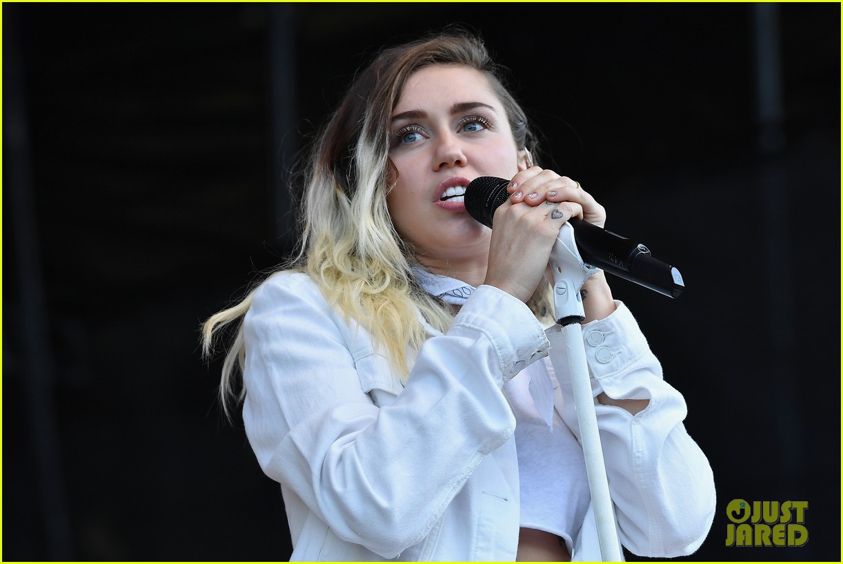 Miley Cyrus Celebrates the Four Year Anniversary of 'We Can't Stop' at ...