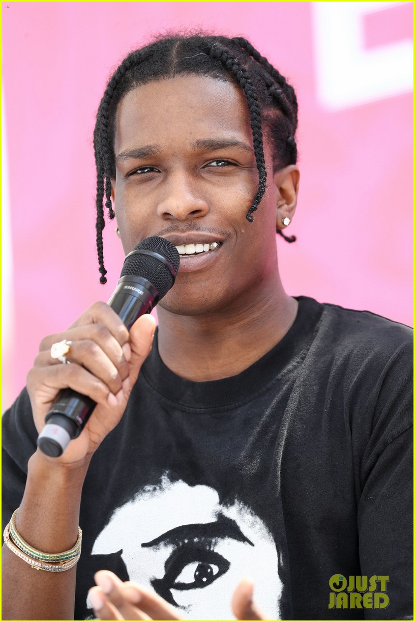 Ellie Goulding Releases New Music Video For 'Something In The Way You ...