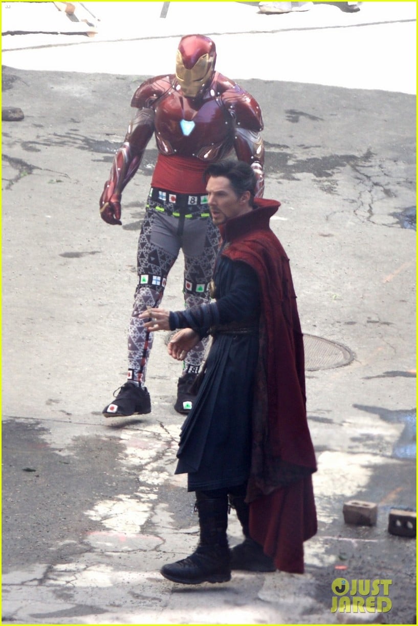 Iron Man Wears His Armor in New 'Avengers: Infinity War' Set Photos ...