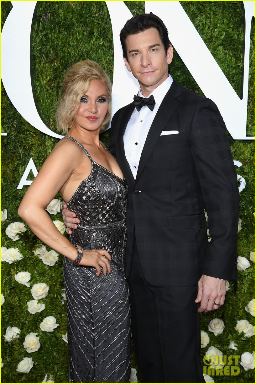 Groundhog Day's Andy Karl Attends Tonys 2017 with Wife Orfreh: Photo ...