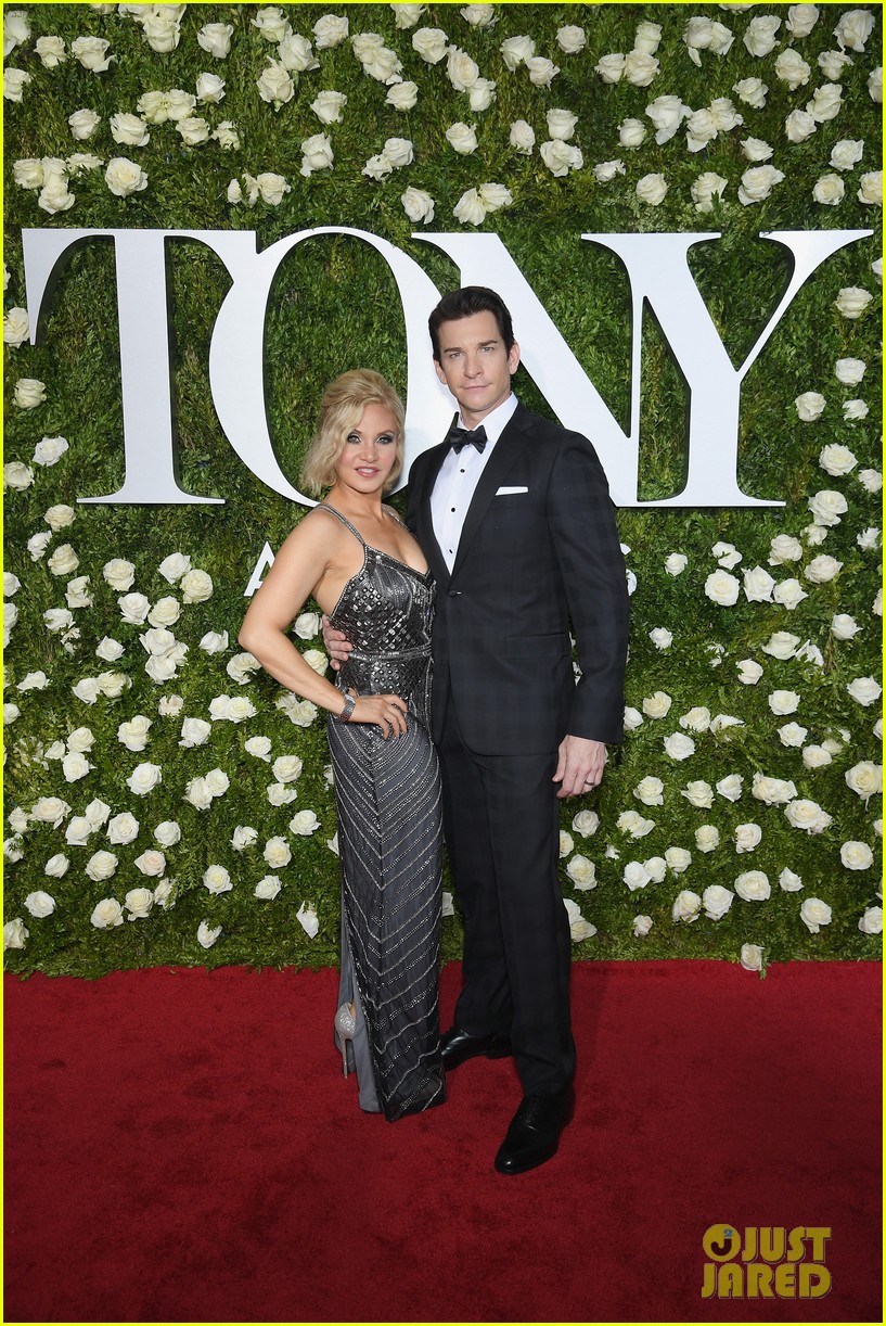 Groundhog Day's Andy Karl Attends Tonys 2017 with Wife Orfreh: Photo ...