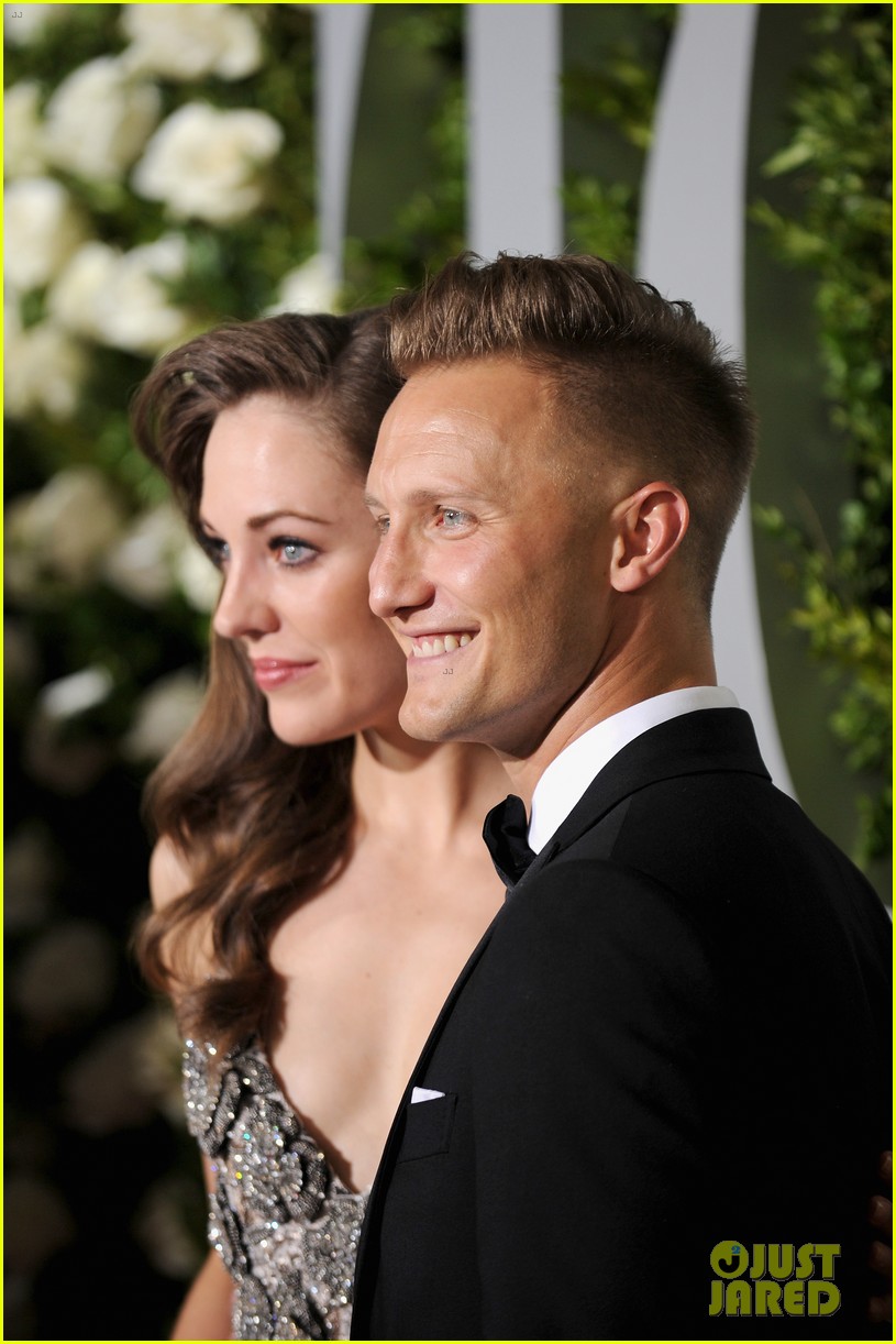 Bandstand's Laura Osnes & Corey Cott Perform at Tonys 2017!: Photo ...