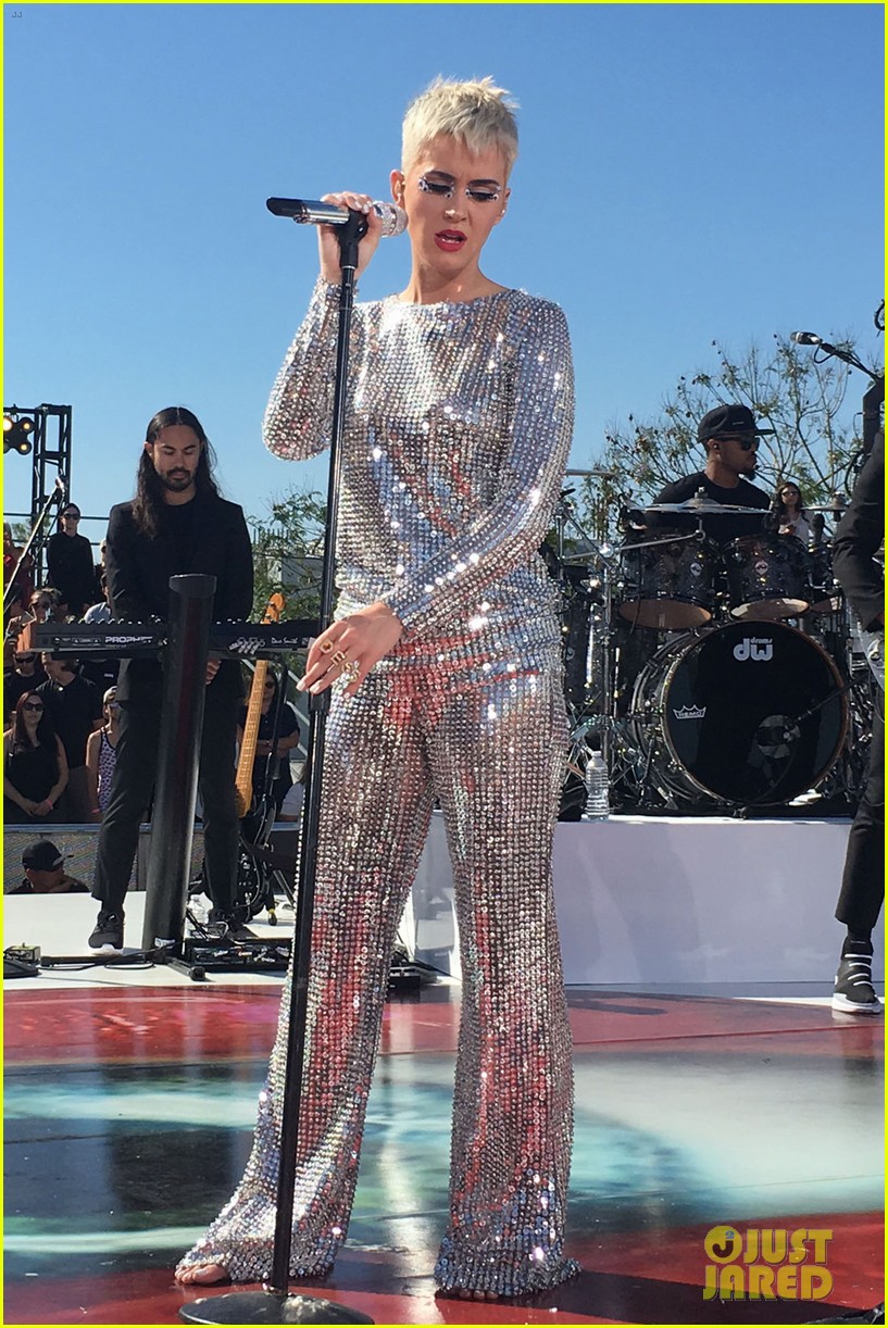 Katy Perry Wraps Up 'Witness' Live Stream With Dazzling Free Concert in ...