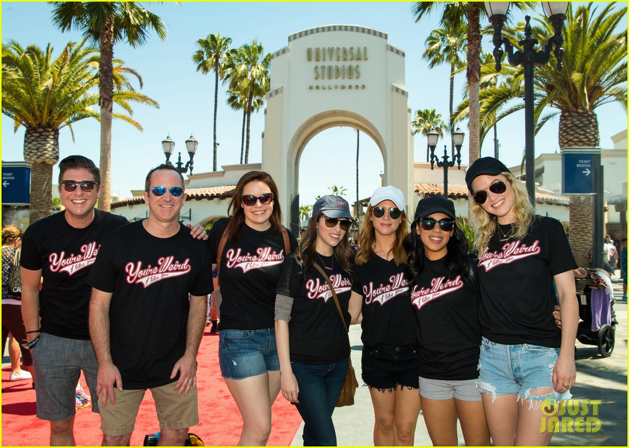 'Pitch Perfect 3' Cast Heads To Universal Studios Hollywood After ...