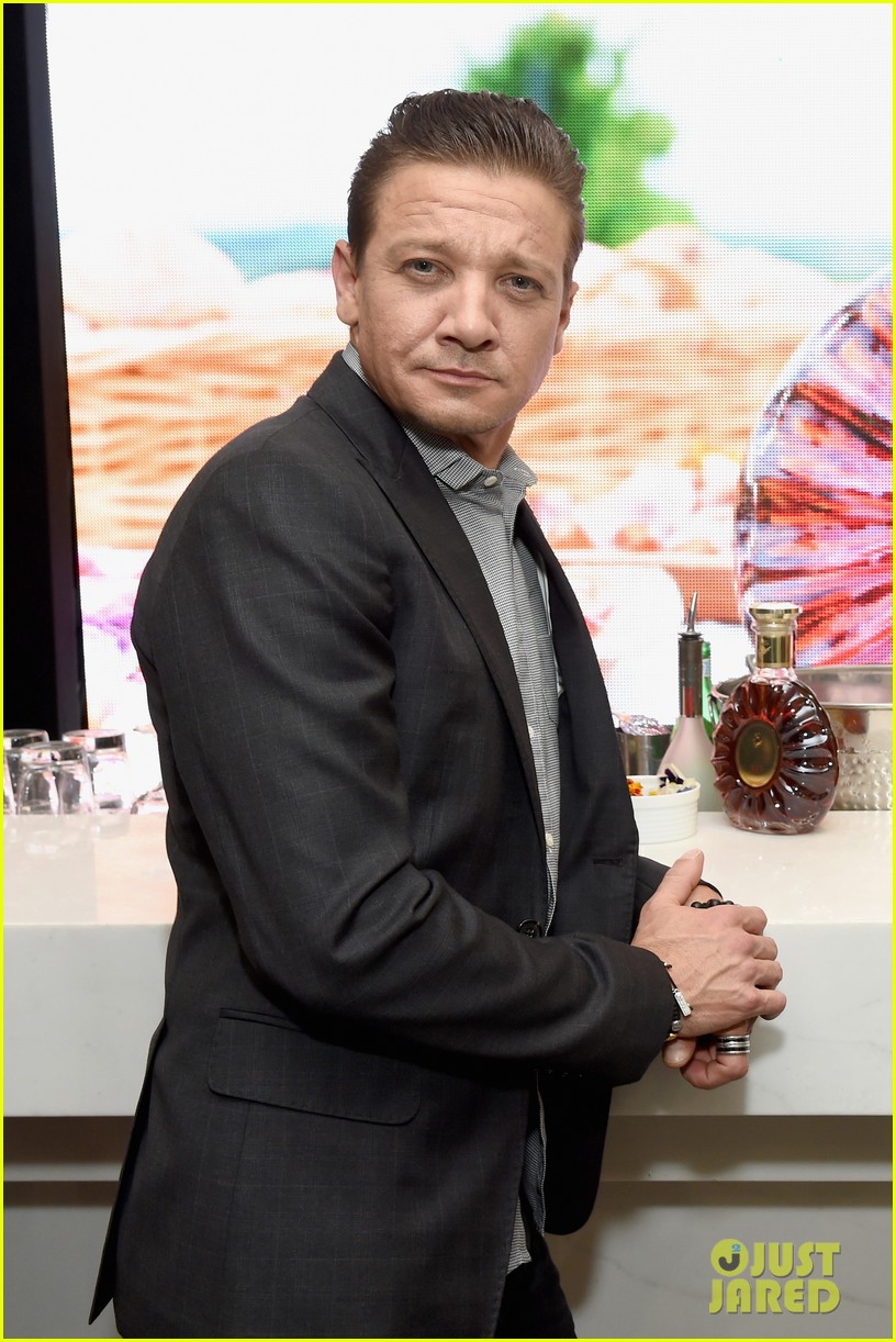 Jeremy Renner Reveals New Poster For His Thriller 'Wind River'!: Photo ...