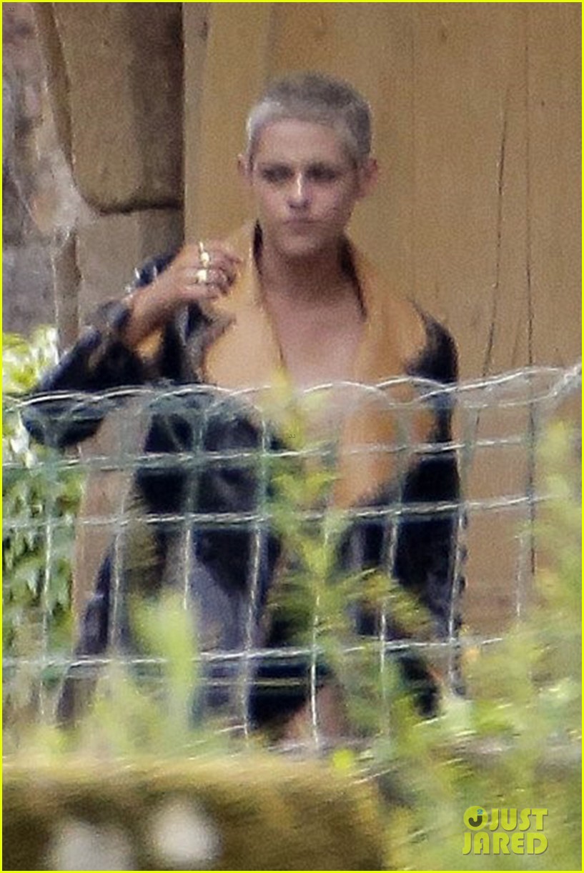 Stella Maxwell Cuddles Kristen Stewart at Photo Shoot in France: Photo ...