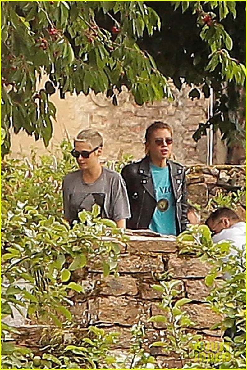 Stella Maxwell Cuddles Kristen Stewart at Photo Shoot in France: Photo ...