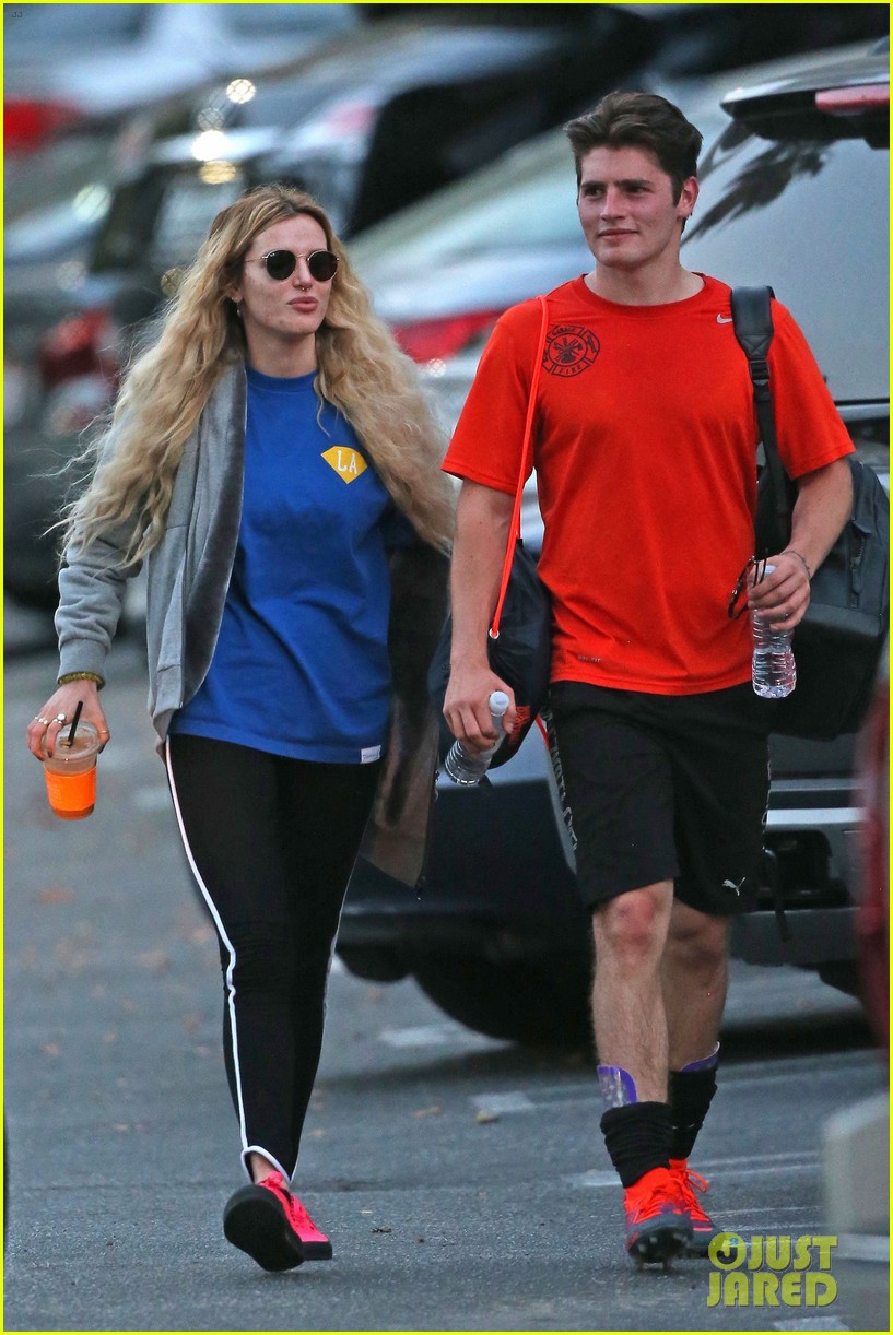 Bella Thorne Cheers On Gregg Sulkin at His Soccer Game: Photo 3908186 ...