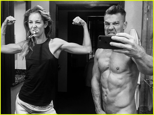 Josh Brolin Snaps Selfie in His Birthday Suit, Bares Buff Body!: Photo ...