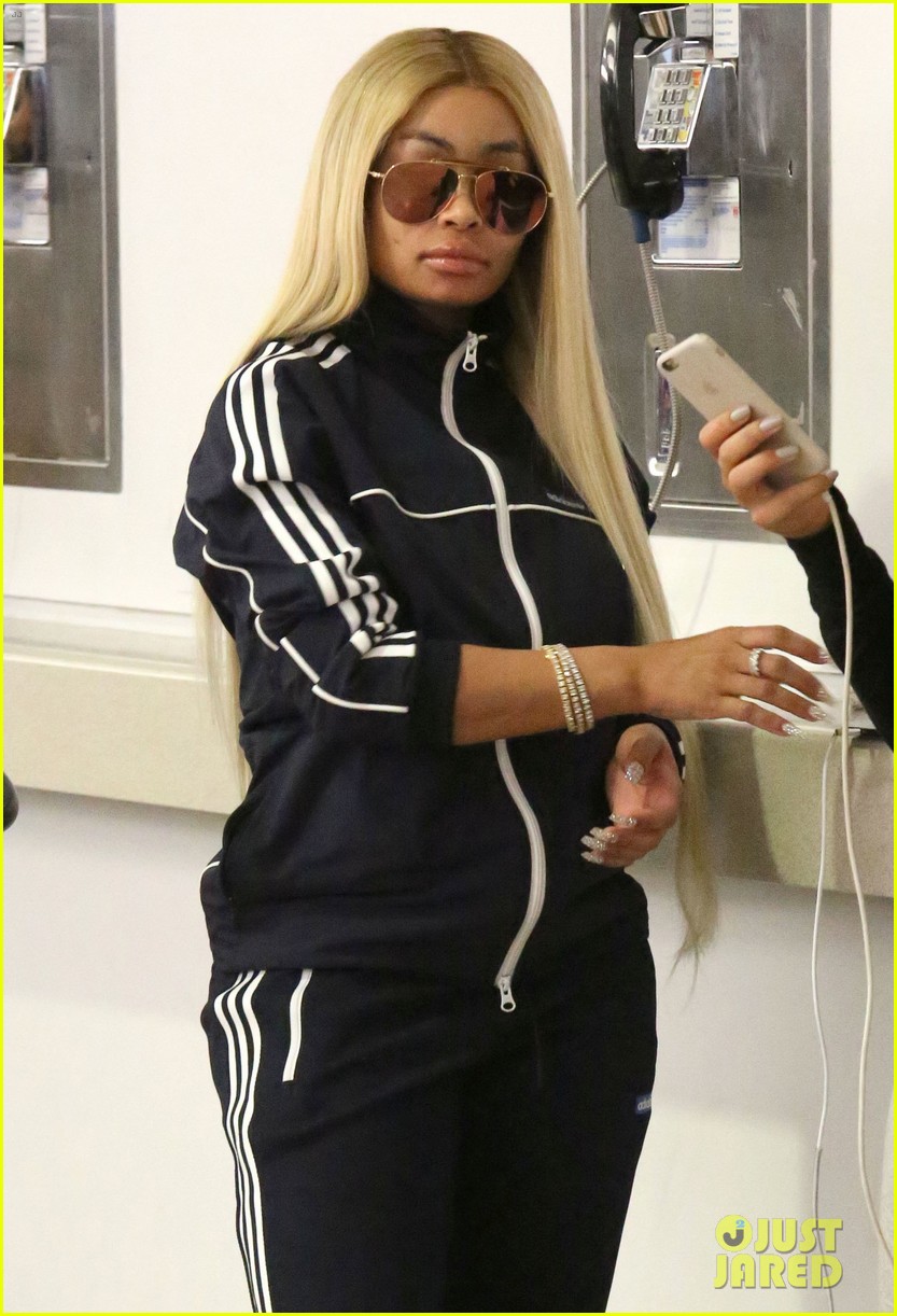 Blac Chyna & Rumored Boyfriend Mechie Couple Up For Night Out in Miami ...