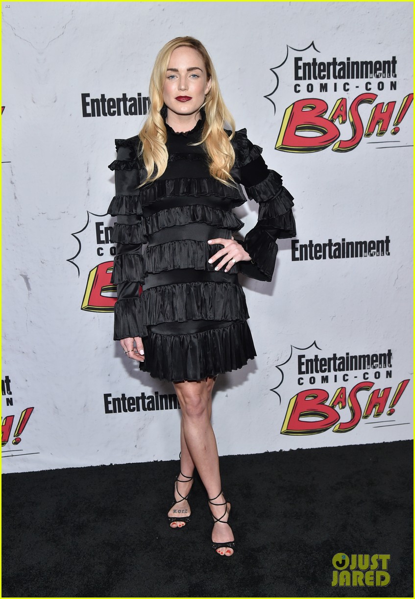 Phoebe Tonkin, KJ Apa, & CW Stars Step Out for EW's Comic-Con 2017 ...