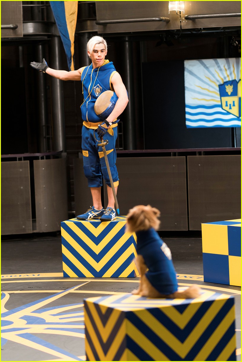 Disney's 'Descendants 2' - Full Cast & Songs List!: Photo 3931524 ...