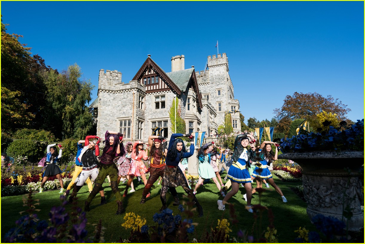 Disney's 'Descendants 2' - Full Cast & Songs List!: Photo 3931537 ...