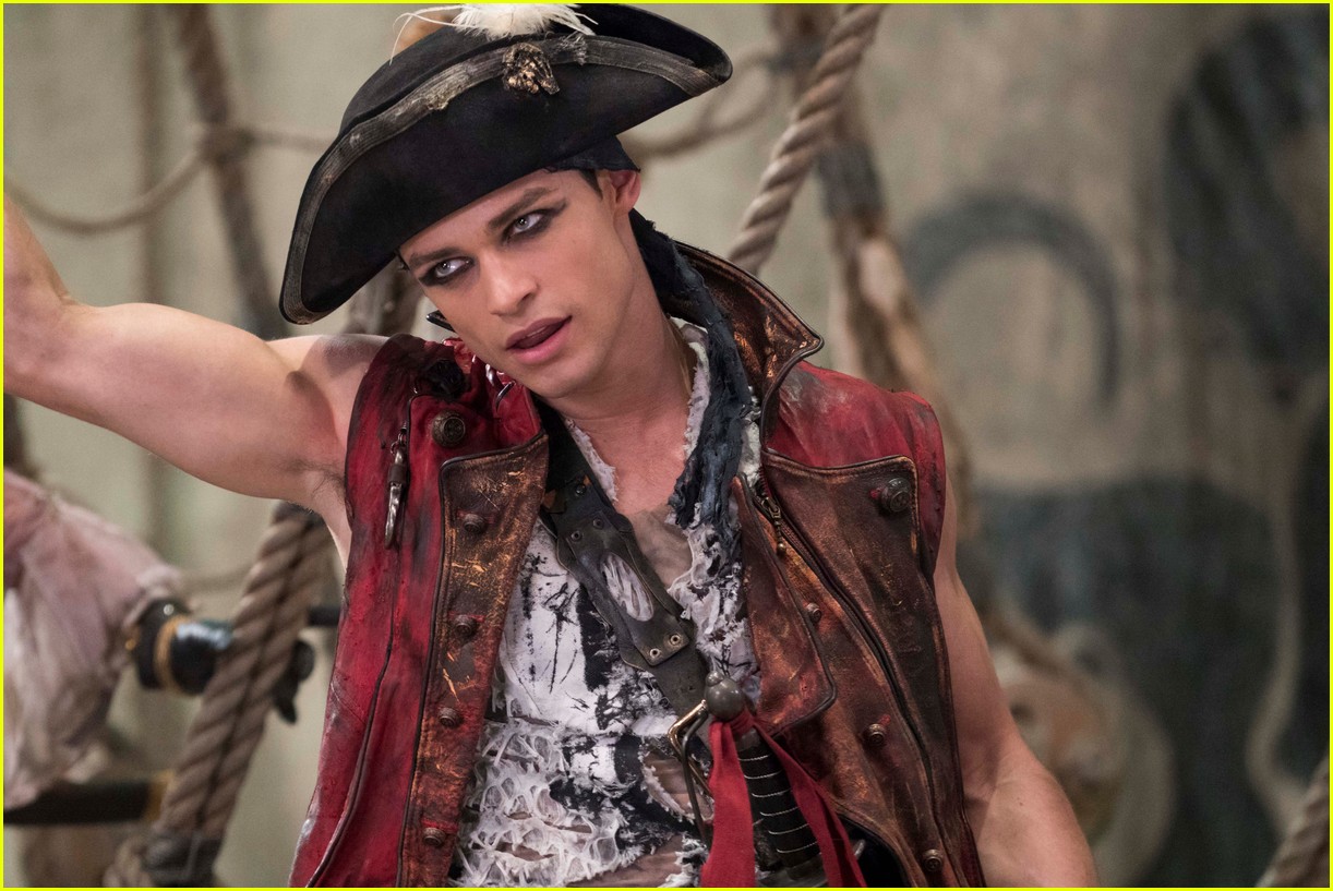 Disney's 'Descendants 2' - Full Cast & Songs List!: Photo 3931541 ...