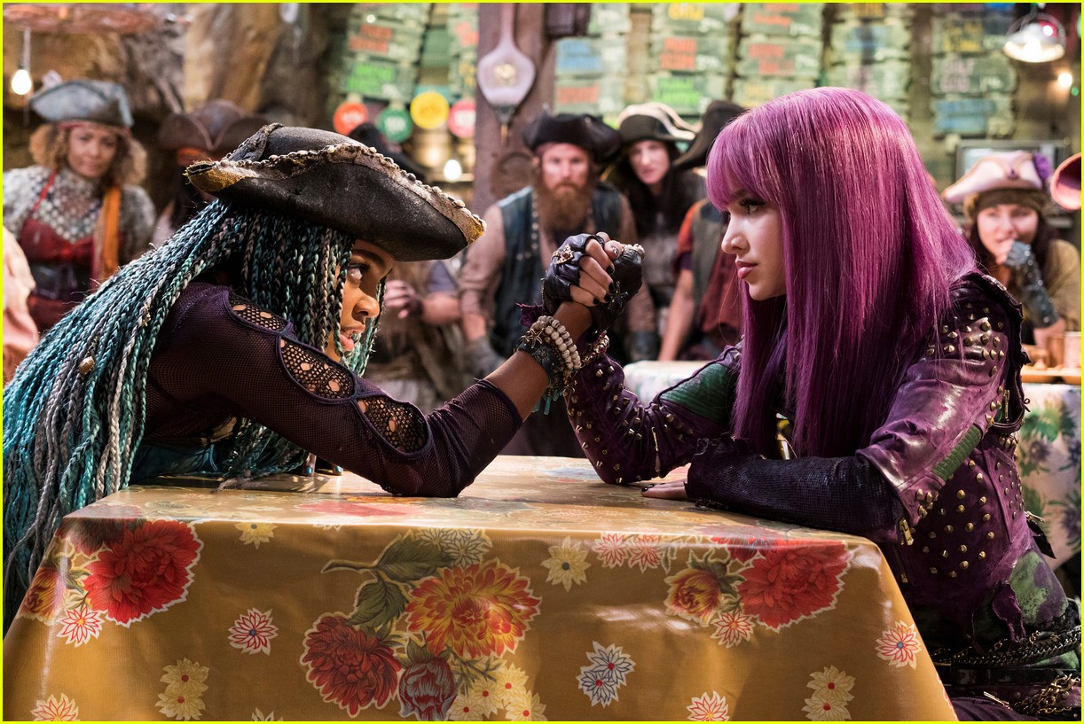 Disney's 'Descendants 2' - Full Cast & Songs List!: Photo 3931551 ...