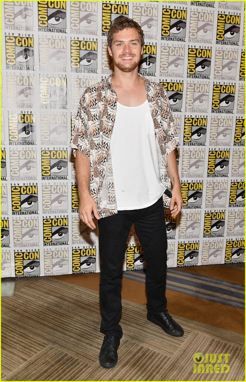 Marvel's 'The Defenders' Cast Gathers at Comic-Con to Drop New Trailer ...