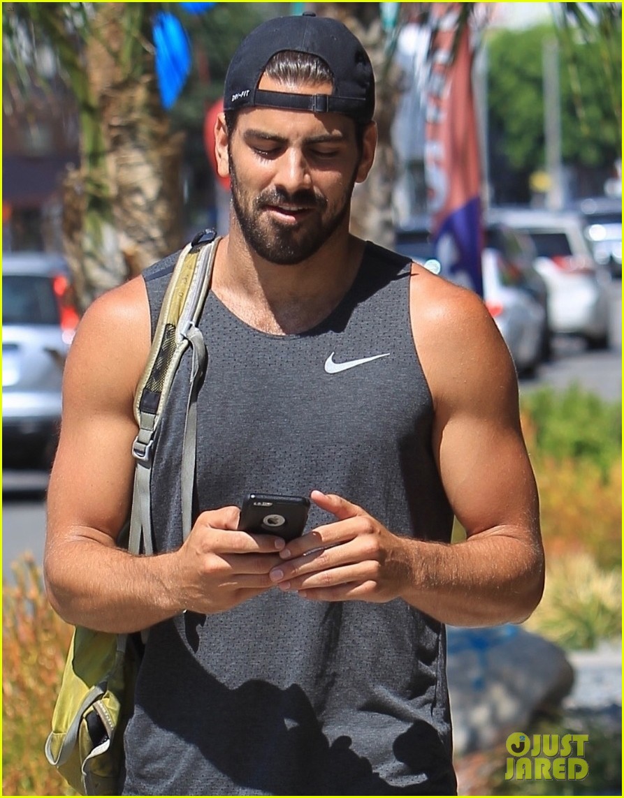 Nyle DiMarco Shows Off His Arms While Heading to the Gym!: Photo ...