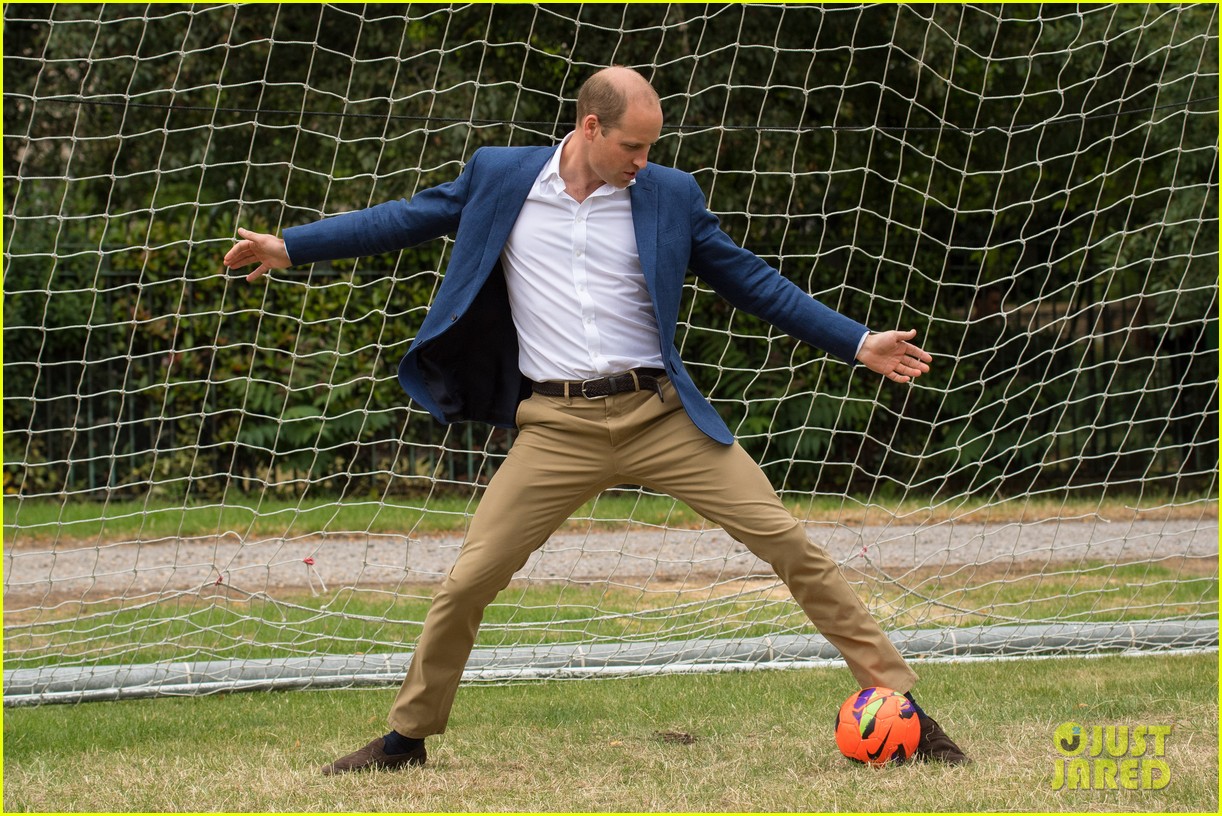 Prince Harry Chats Up Harry Styles at the 'Dunkirk' Premiere: Photo ...