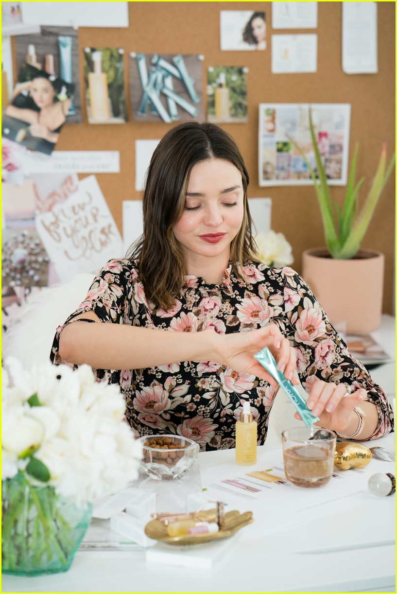 Miranda Kerr Tries to Minimize Traveling as a Working Mom: Photo ...