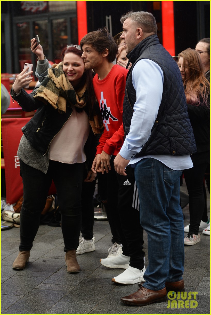 Niall Horan Credits Louis Tomlinson For Keeping One Direction Together ...