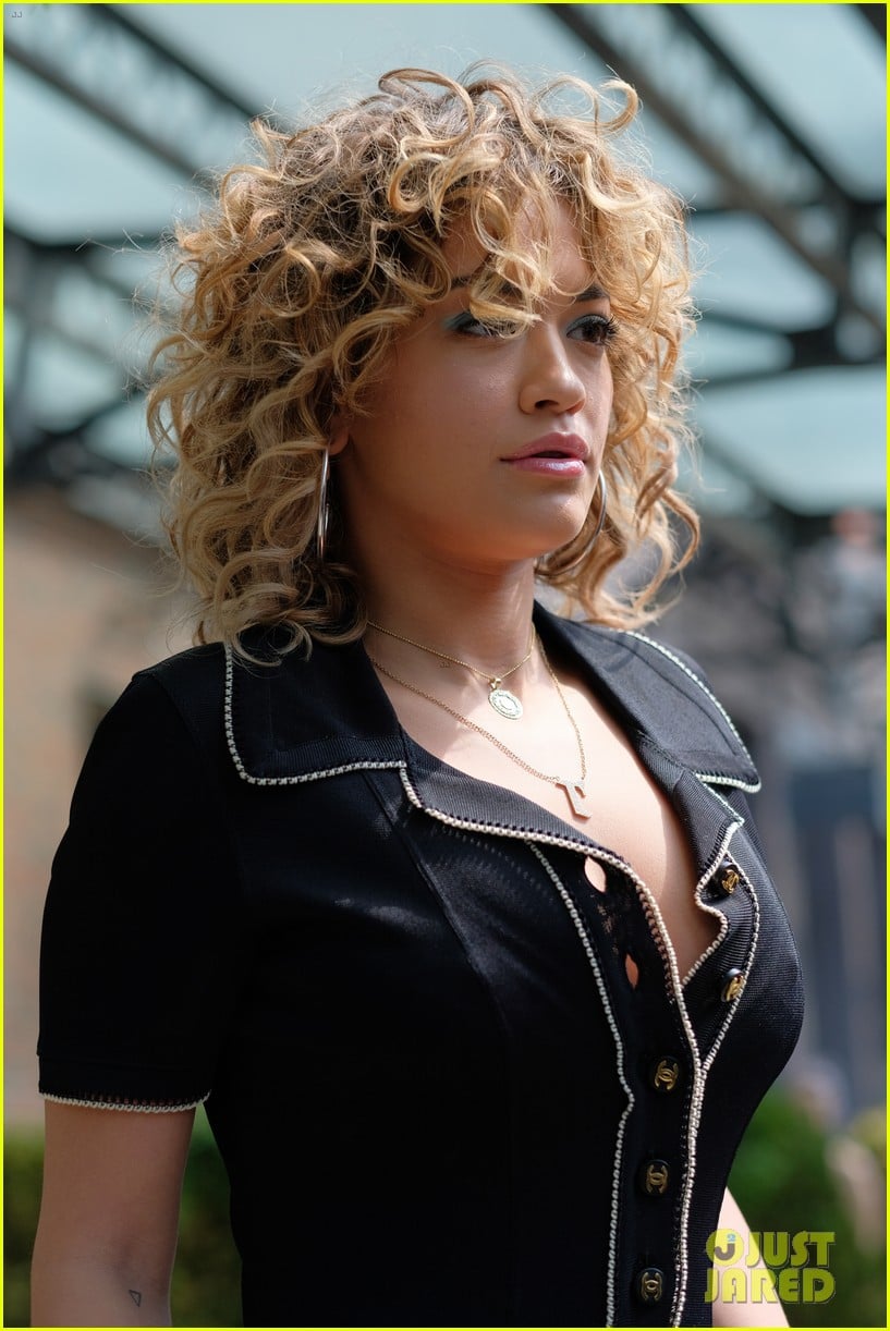 Rita Ora Goes Full On '70s-Inspired for 'Your Song' NYC Promo!: Photo ...